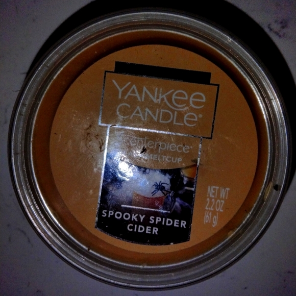 Yankee Candle | Other | New Spooky Spider Cider Scent Easy Meltcup ...